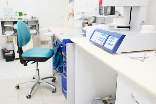 What Should A Dental Lab Bench Include?