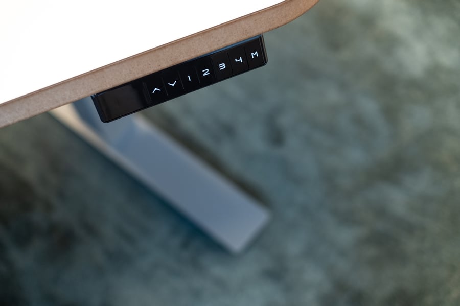 Adjustable Height Workbench: Don’t Overlook These 3 Features