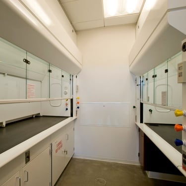 What to Look for in a Lab Supply Store for Industrial Applications